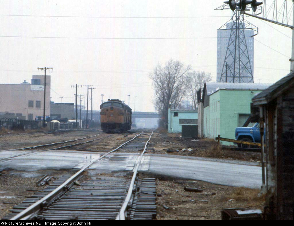 1151-29 MILW 118A-119A-88C at Southtown Yard